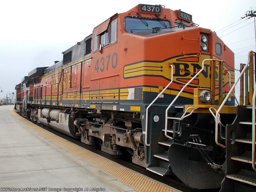 BNSF 4370
